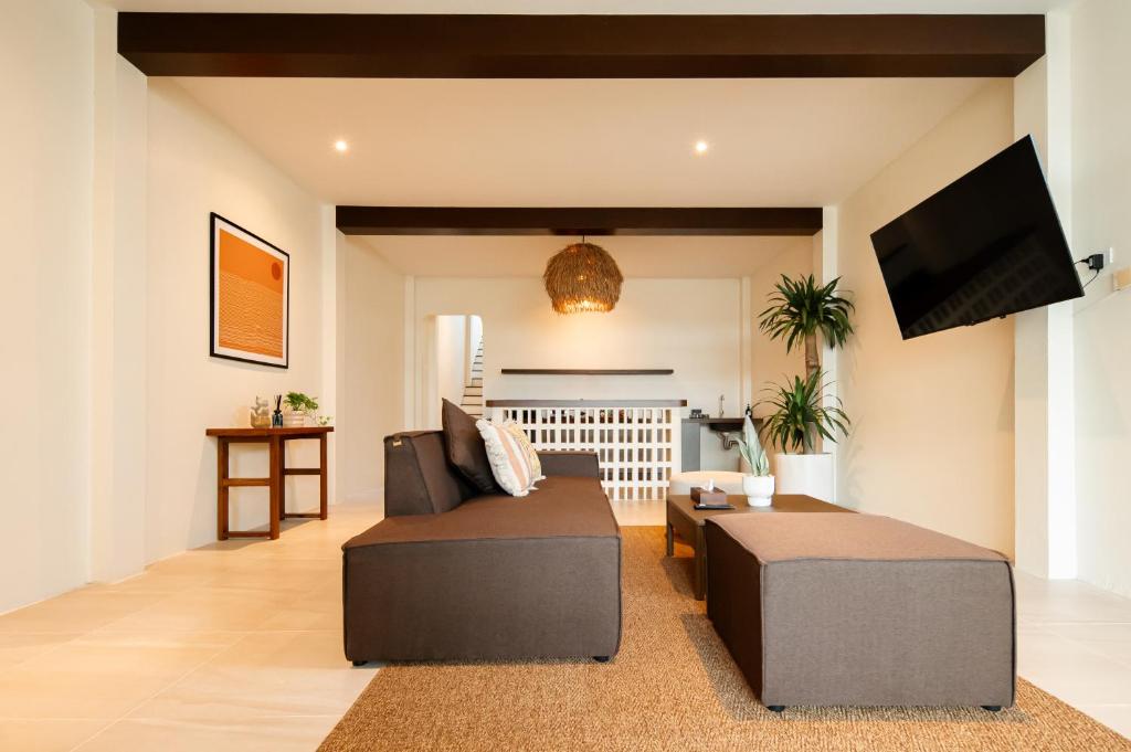 SOL HOUSE kohlarn | Hotels Chon Buri