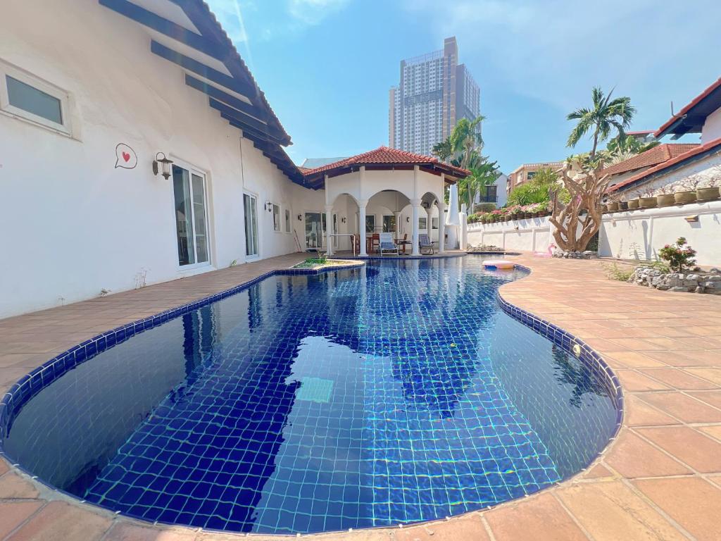 Gary Pool Villa Pattya | Hotels Chon Buri
