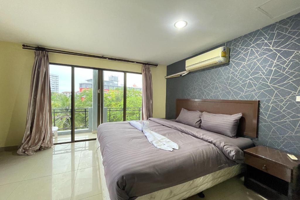 Lucky Inn Suite Pattaya | Hotels Chon Buri