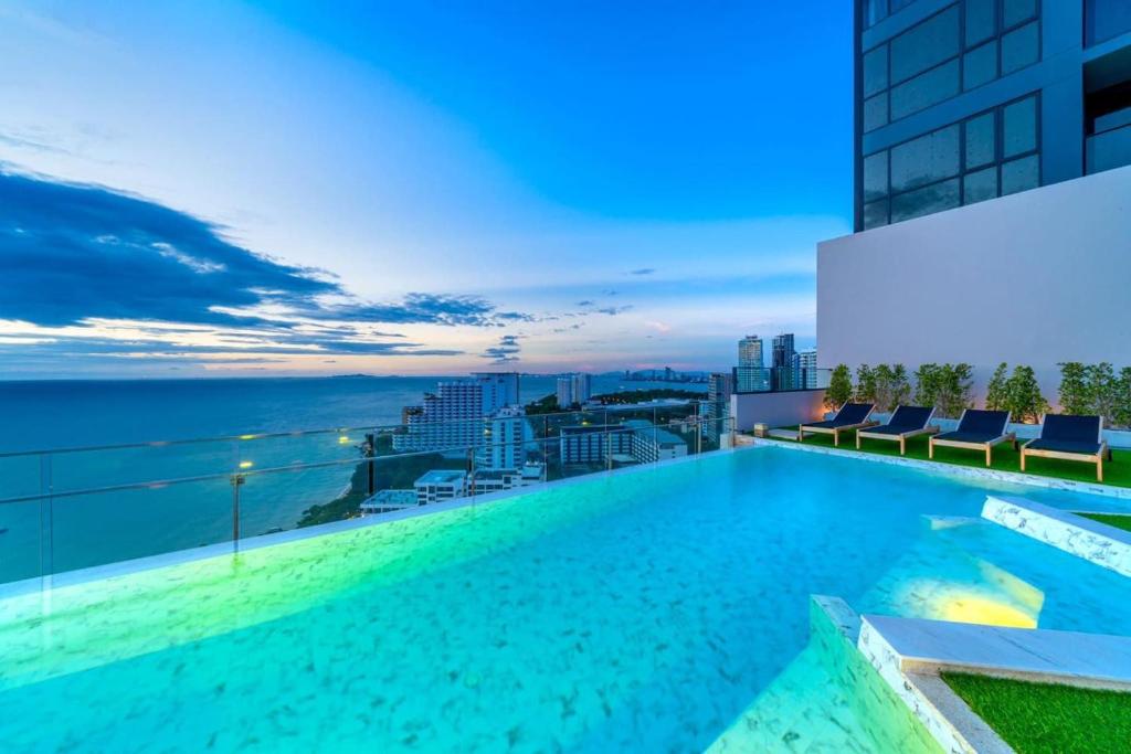 Stunning Sea View Condo -Next To Beach | Hotels Chon Buri